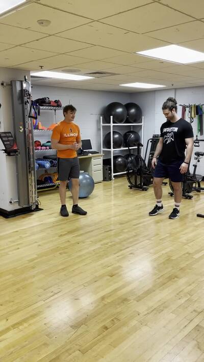 Walking Lunges - progressions and regressions - Illinois Media Space