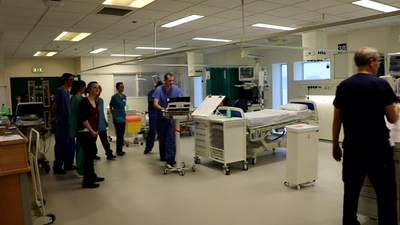 Ward round: presenting a patient Critical care Online - Media Hopper Create